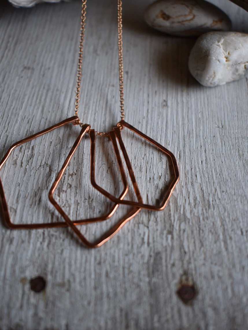 Geometric – Dancing Leaf Design